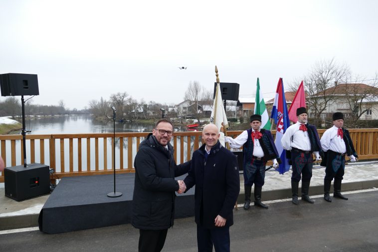 Prigodnim programom otvoren novi most u Čičkoj Poljani: "Ovaj most ...